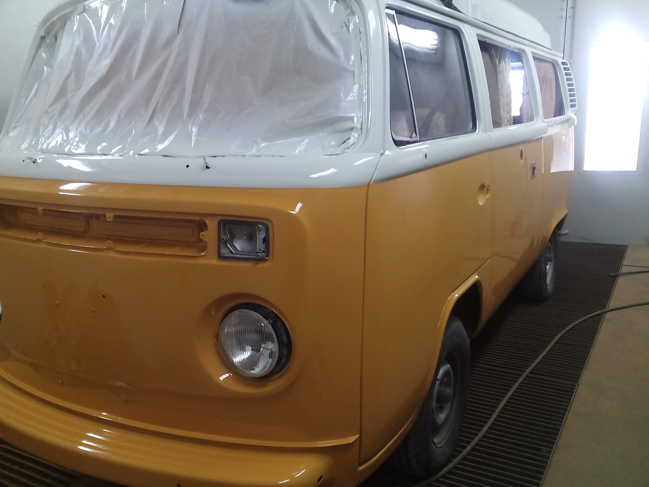 Sierra Yellow - sortie de cabine - Vintage Camper