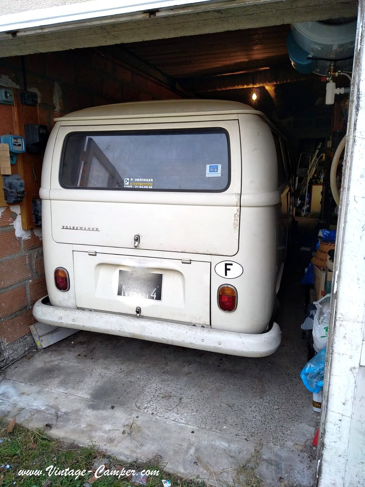 Sortie de grange combi vw - vintage camper - Vintage Camper