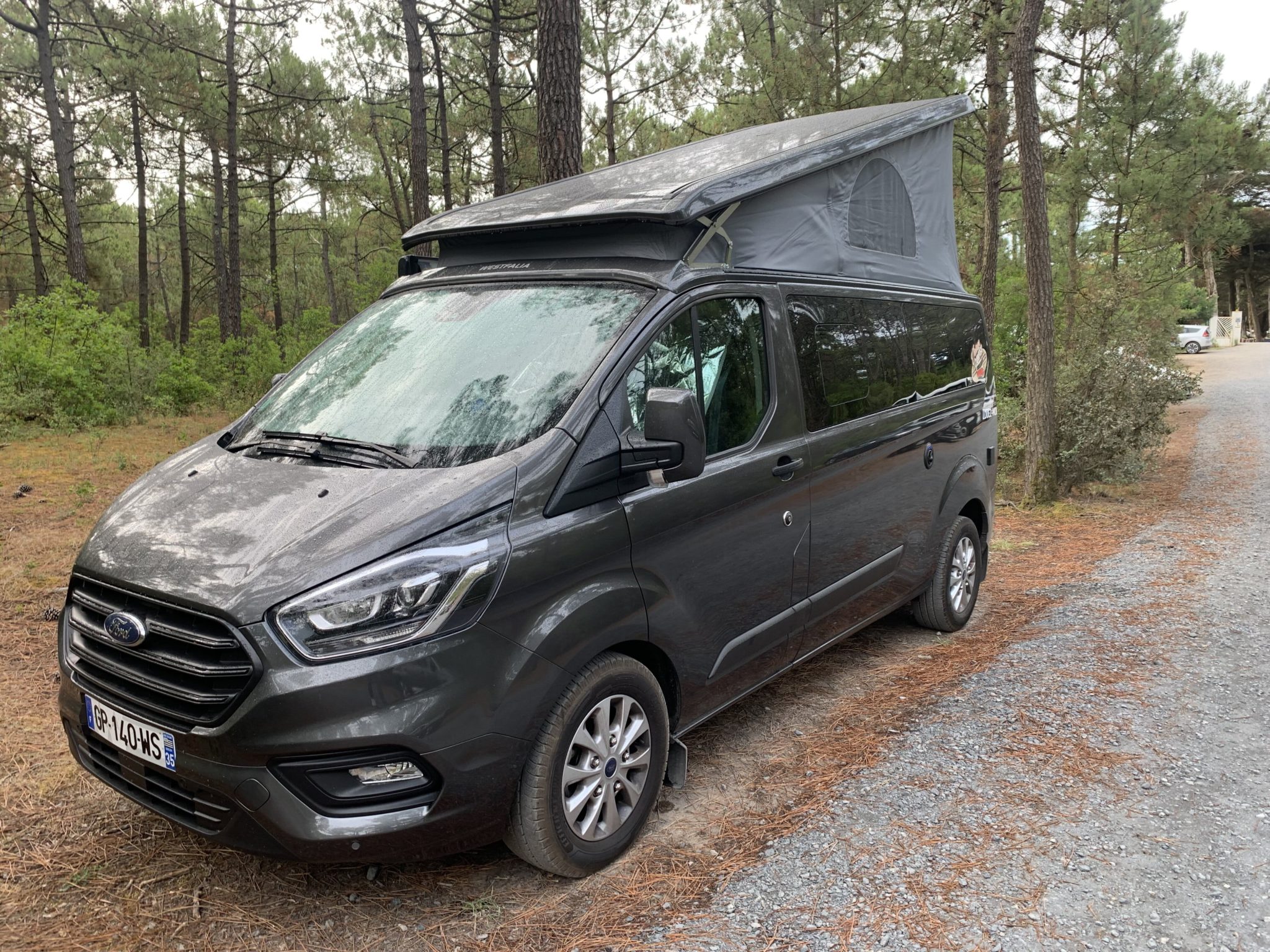 Ford Nugget Plus 👥 x5 • 🛏 x4 - Vintage Camper